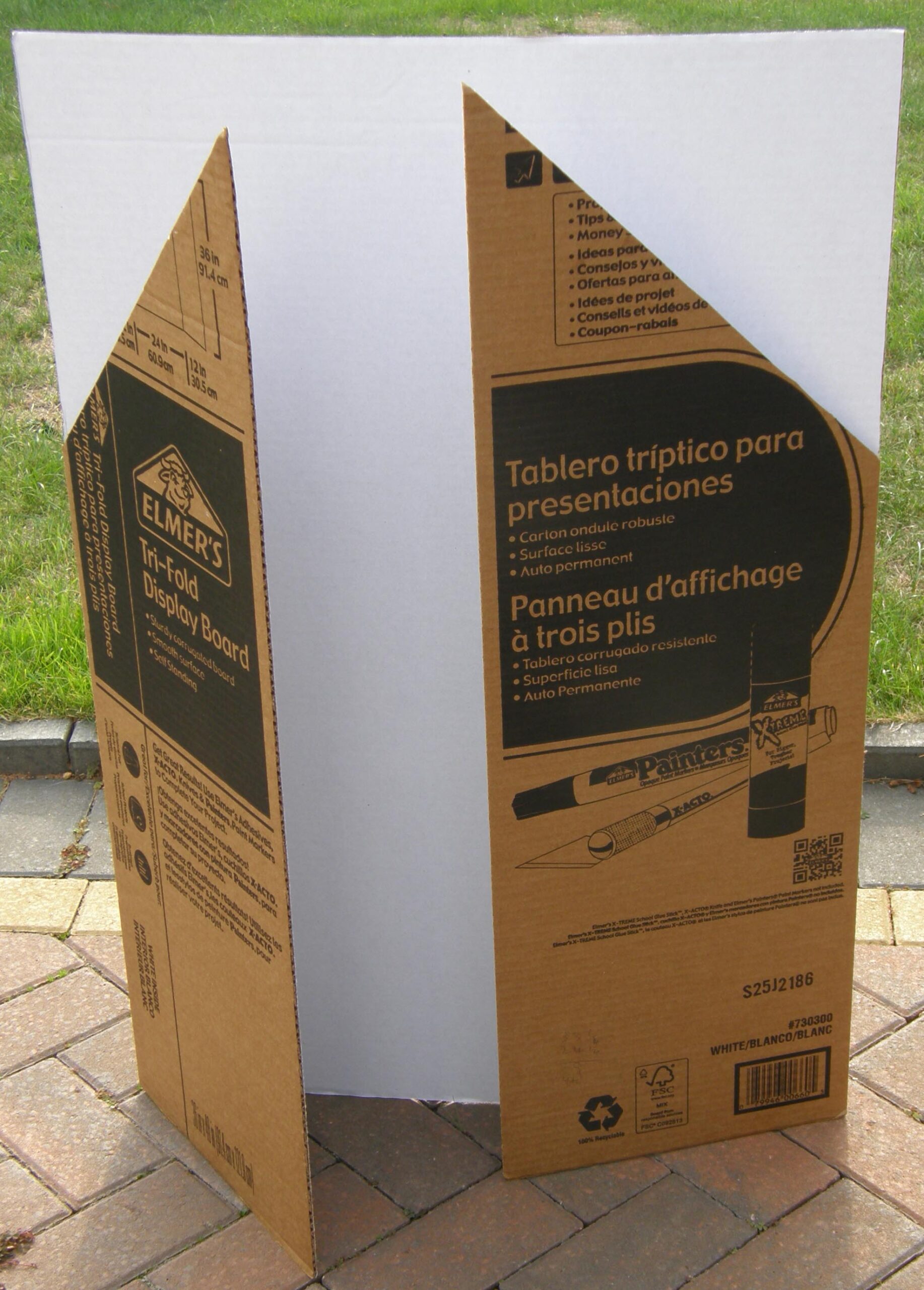 Inexpensive Photo Booth by madeitwithlove - CakeFlix