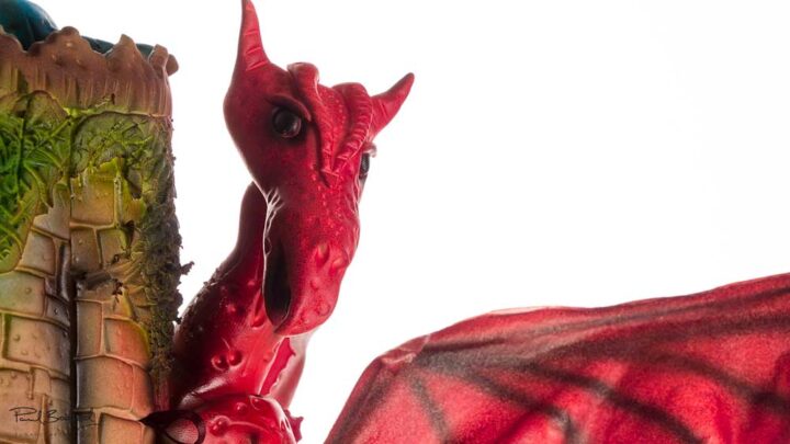 Dragon-Reveal-cake-Close-up-red-dragon-site - CakeFlix