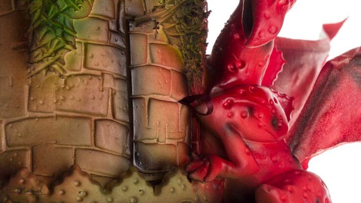 Dragon-Reveal-cake-Close-up-trap-door-site - CakeFlix