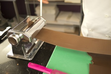 FREE Tutorial: Chocolate Wrap - CakeFlix